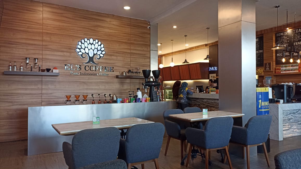 El’s Coffee Lampung: Nyaman untuk Bekerja Sambil Ngopi | Dewipuspasari ...